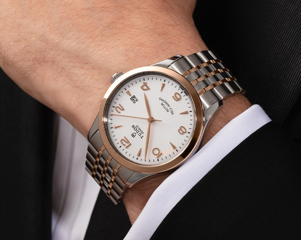 Effortless Elegance: From Business Attire to Evening Glamour